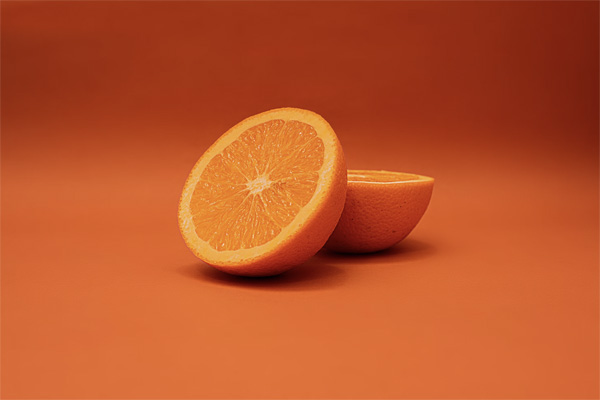Harvard study shows eating an orange a day may cut depression risk by 20%